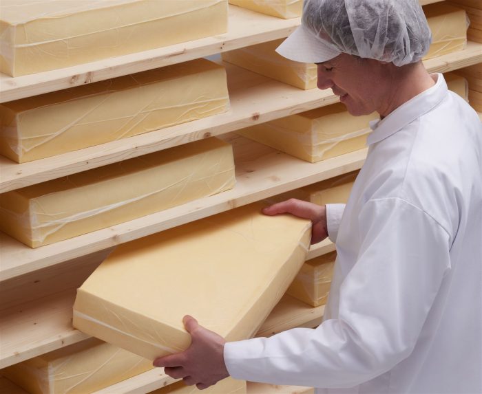 Cheese maturation with a sustainability boost